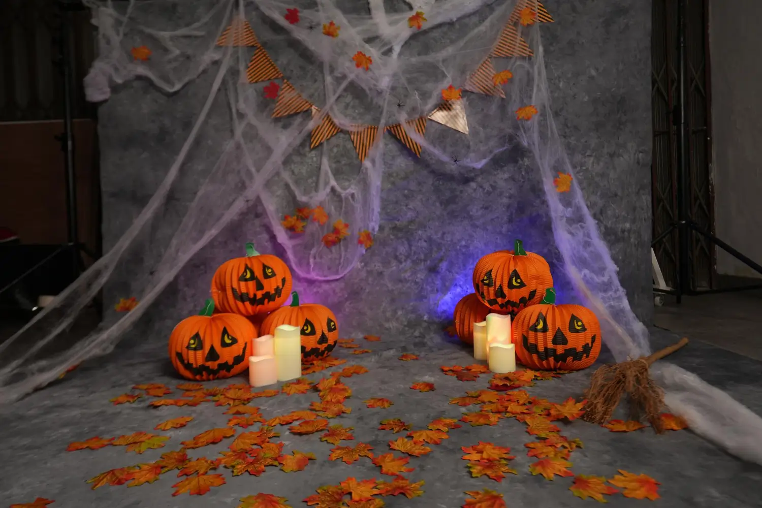 19 Unique DIY Halloween Backdrop Ideas for a Haunted Party